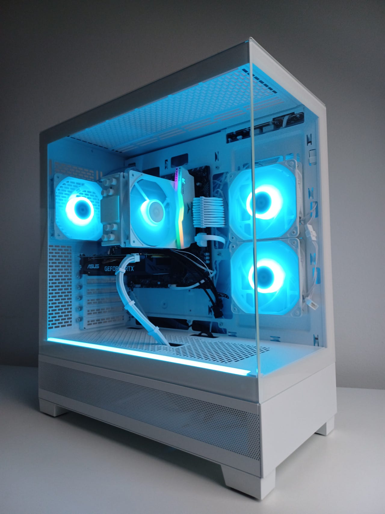 ️ Frostbite ️ RTX Gamer PC | NYBYGGET | | DBA