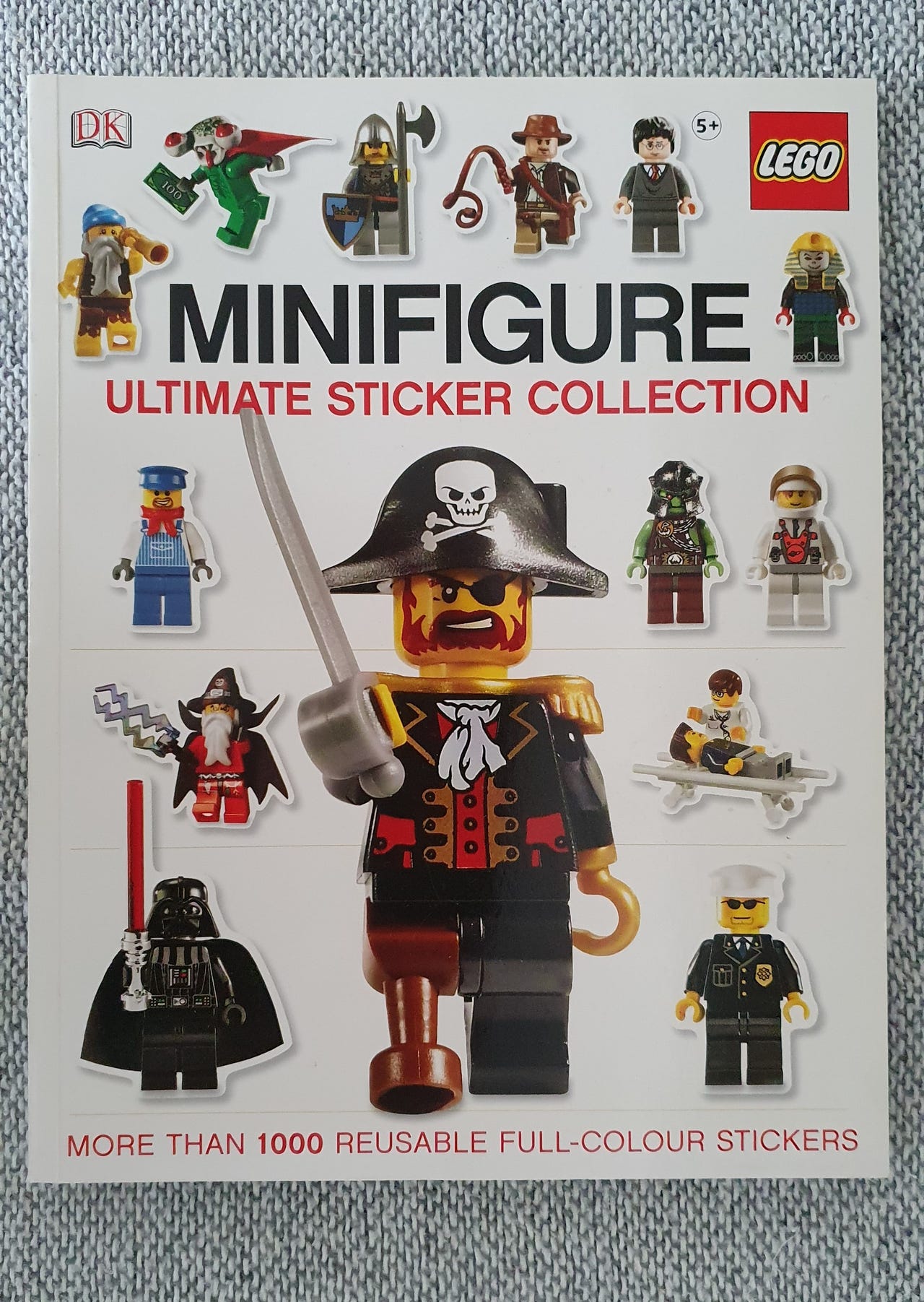 Lego Ultimate Sticker Collection: LEGO Minifigures Bog. | DBA