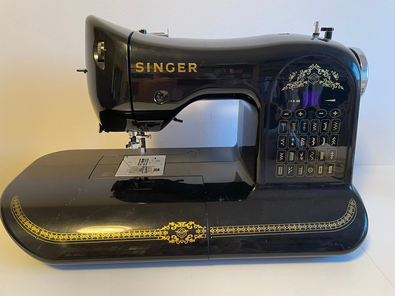 Singer 160 TH Black edition. | DBA