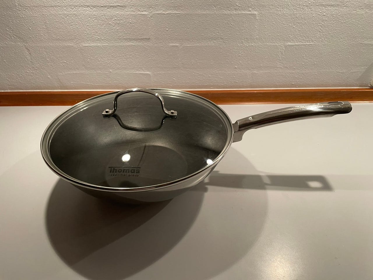 Lækker stor gryde med glas låg. | DBA