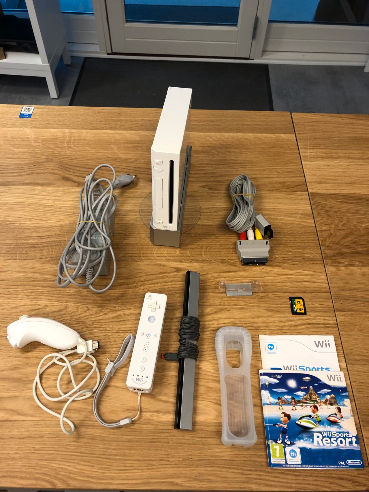Hvid Nintendo Wii , inkl. Motion Plus og Wii Sport Resort | DBA