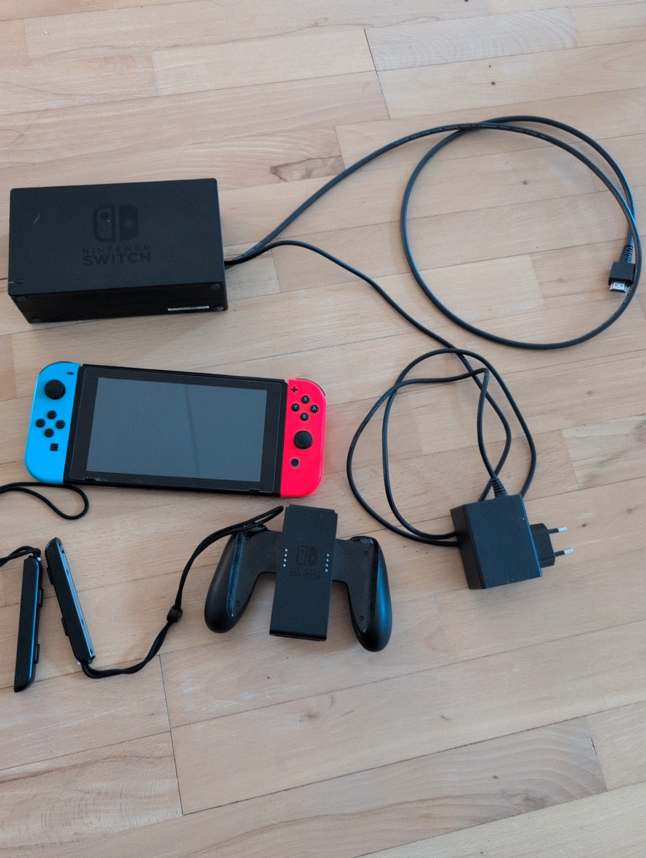 Nintendo Switch med skærmbeskyttelse og plug-in til TV | DBA
