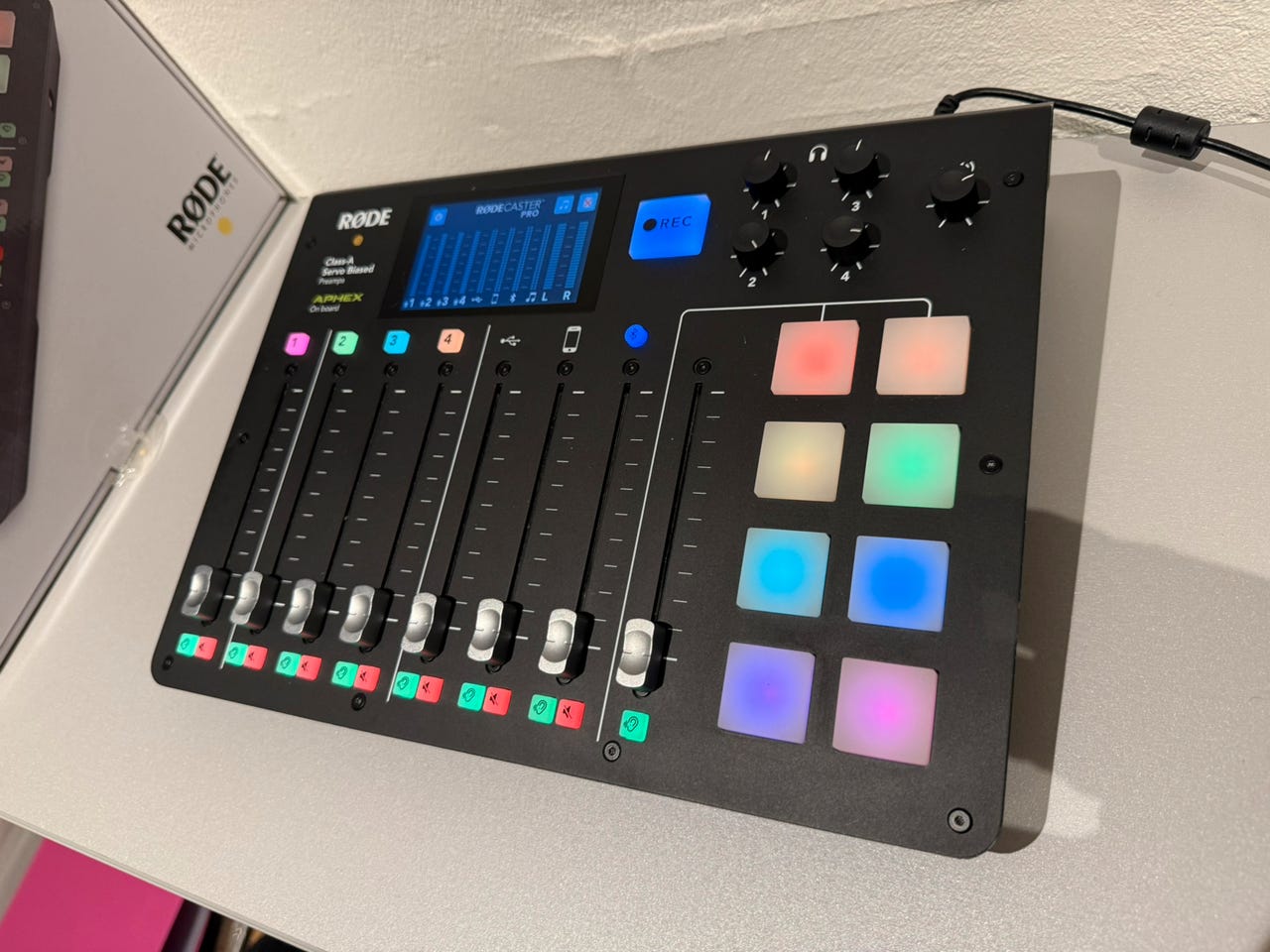Komplet podcast-setup: Rodecaster Pro + PodMic + PSA-1 – alt i flot ...