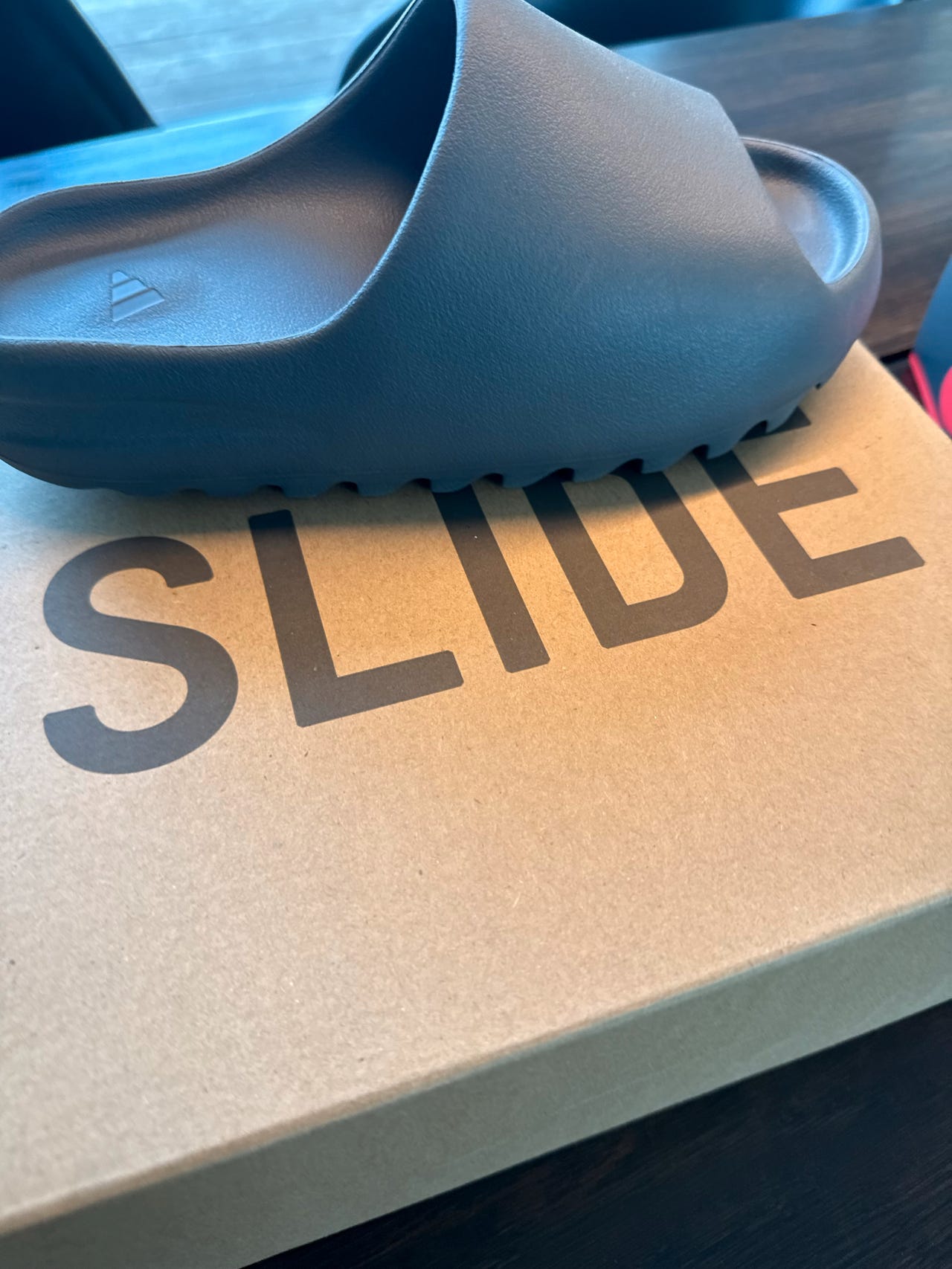 YZY Slide str. 42 | DBA