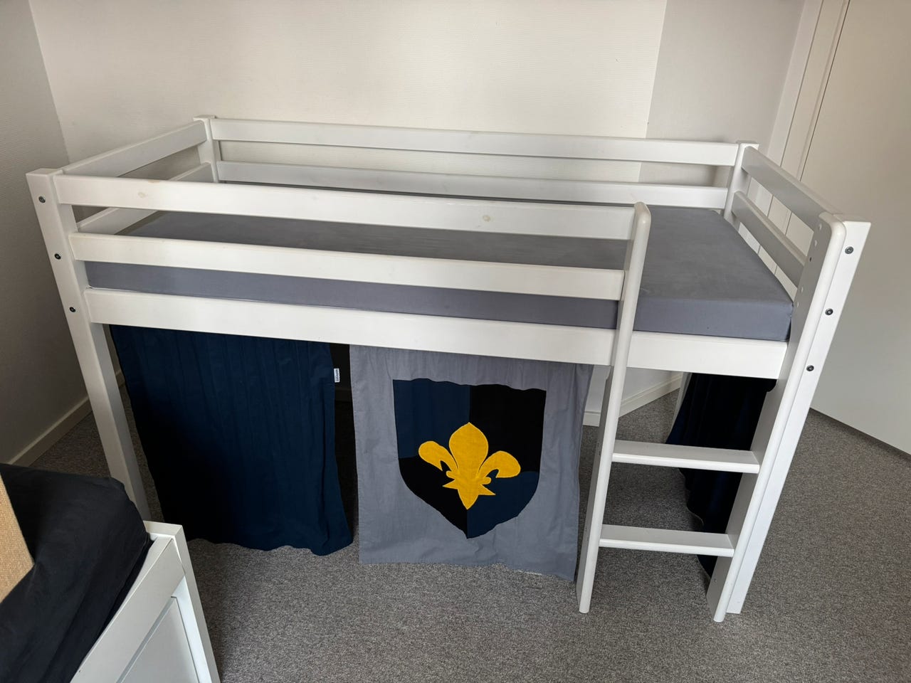 Spiloppe halvhøj seng med rutsjebane - 81x168 cm med lamelbund, stige | DBA