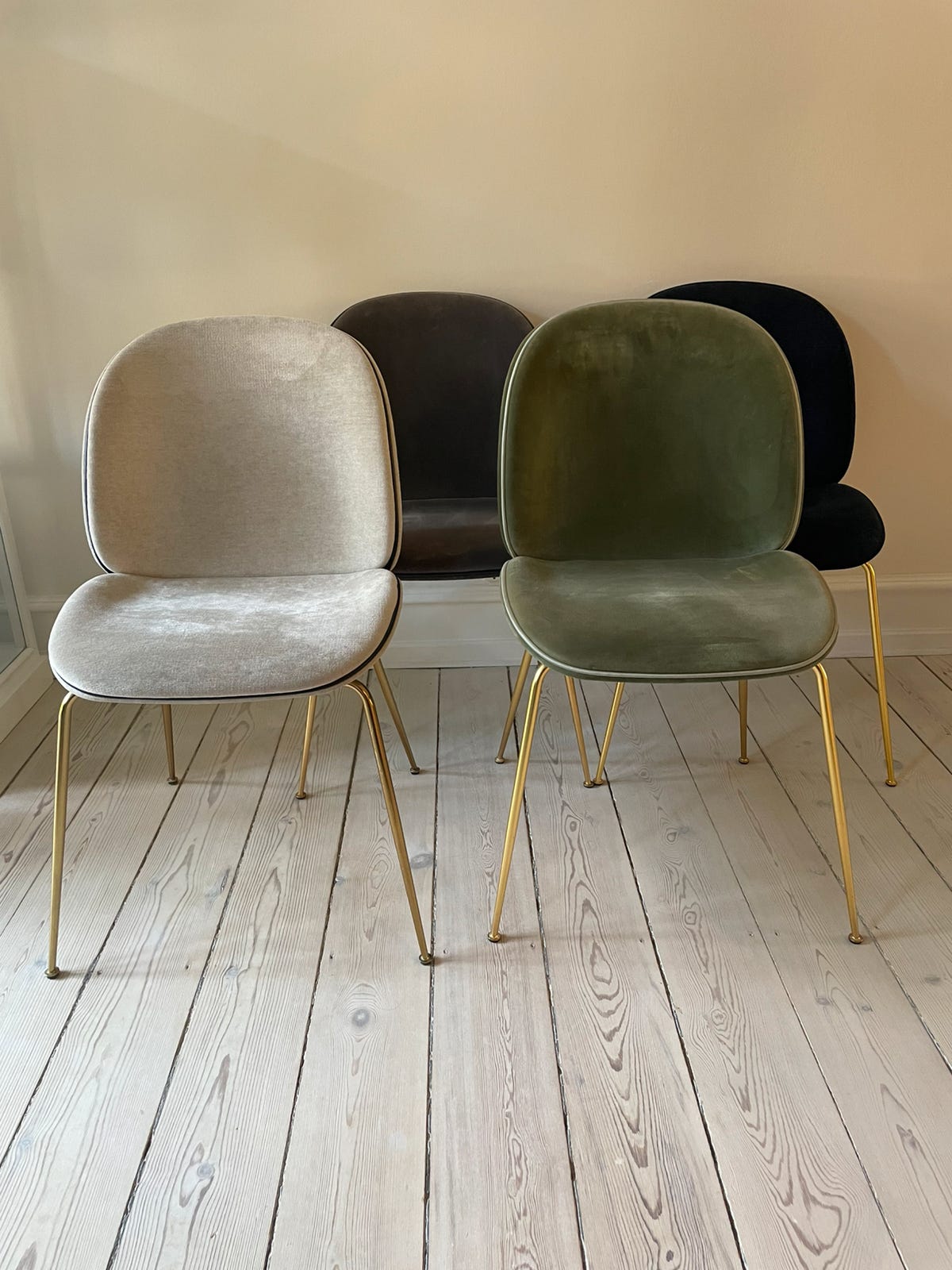 Gubi beetle spisebordsstole | DBA