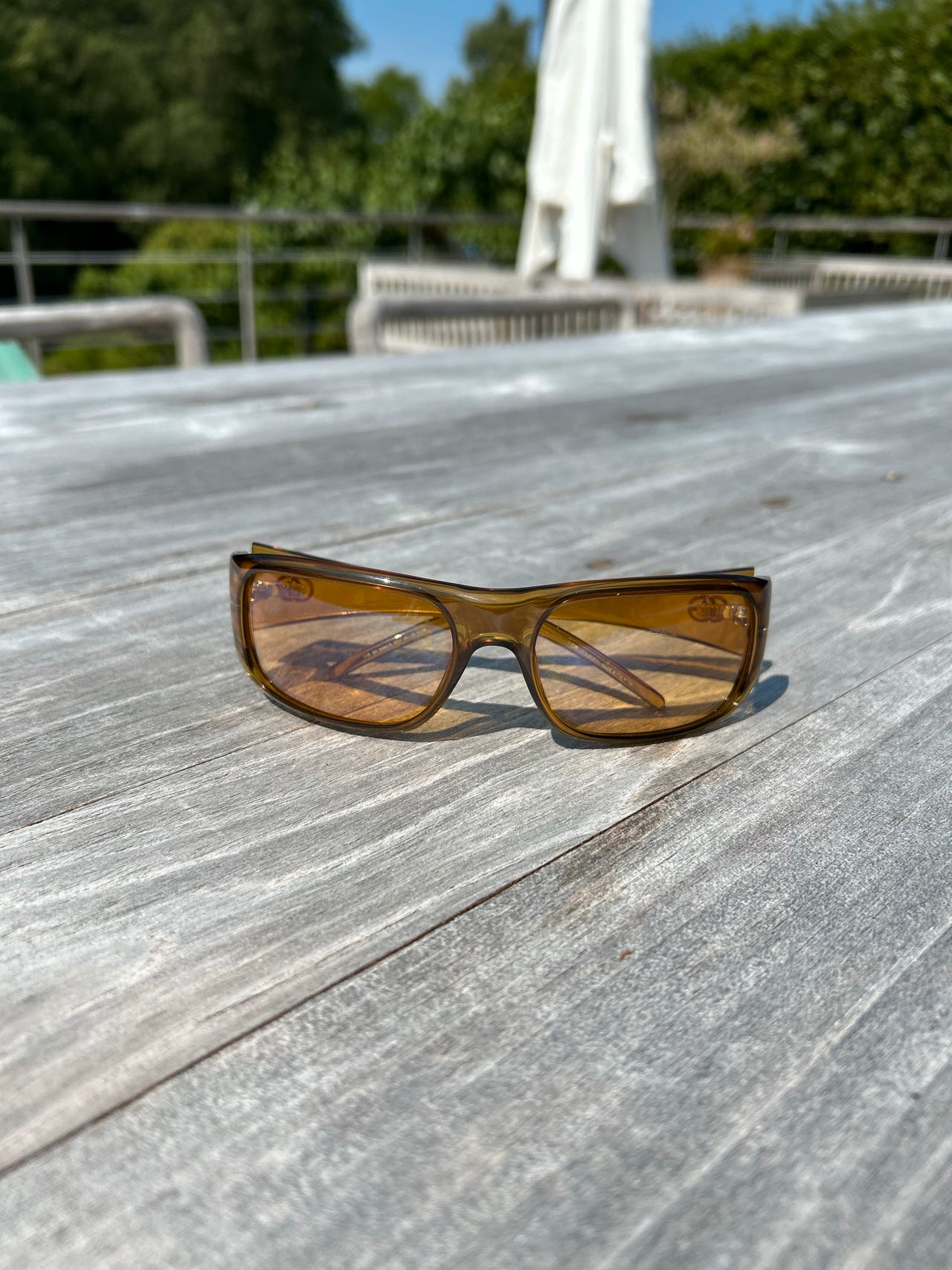 Gucci vintage solbriller - Y2K wraparound i amber | DBA