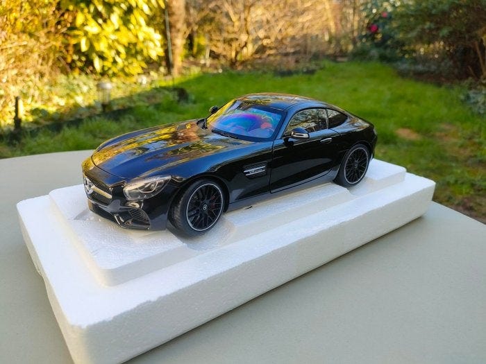 Autoart 1:18 - Modelbil - Mercedes-Benz AMG GT S uit 2015 - meget knap ...