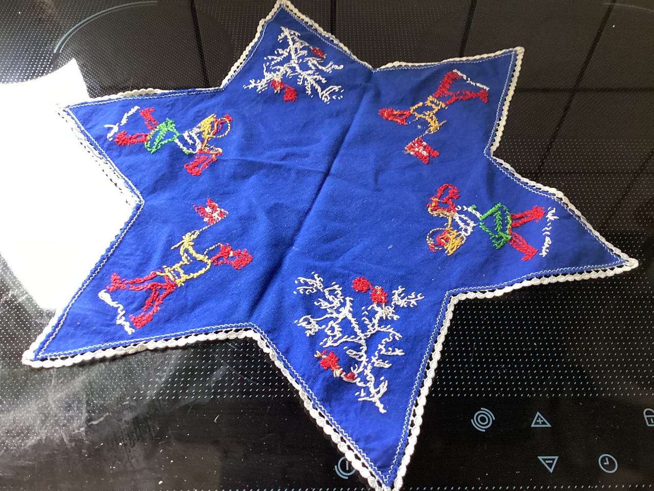 Ældre hjemme broderet stjerne jule dug | DBA