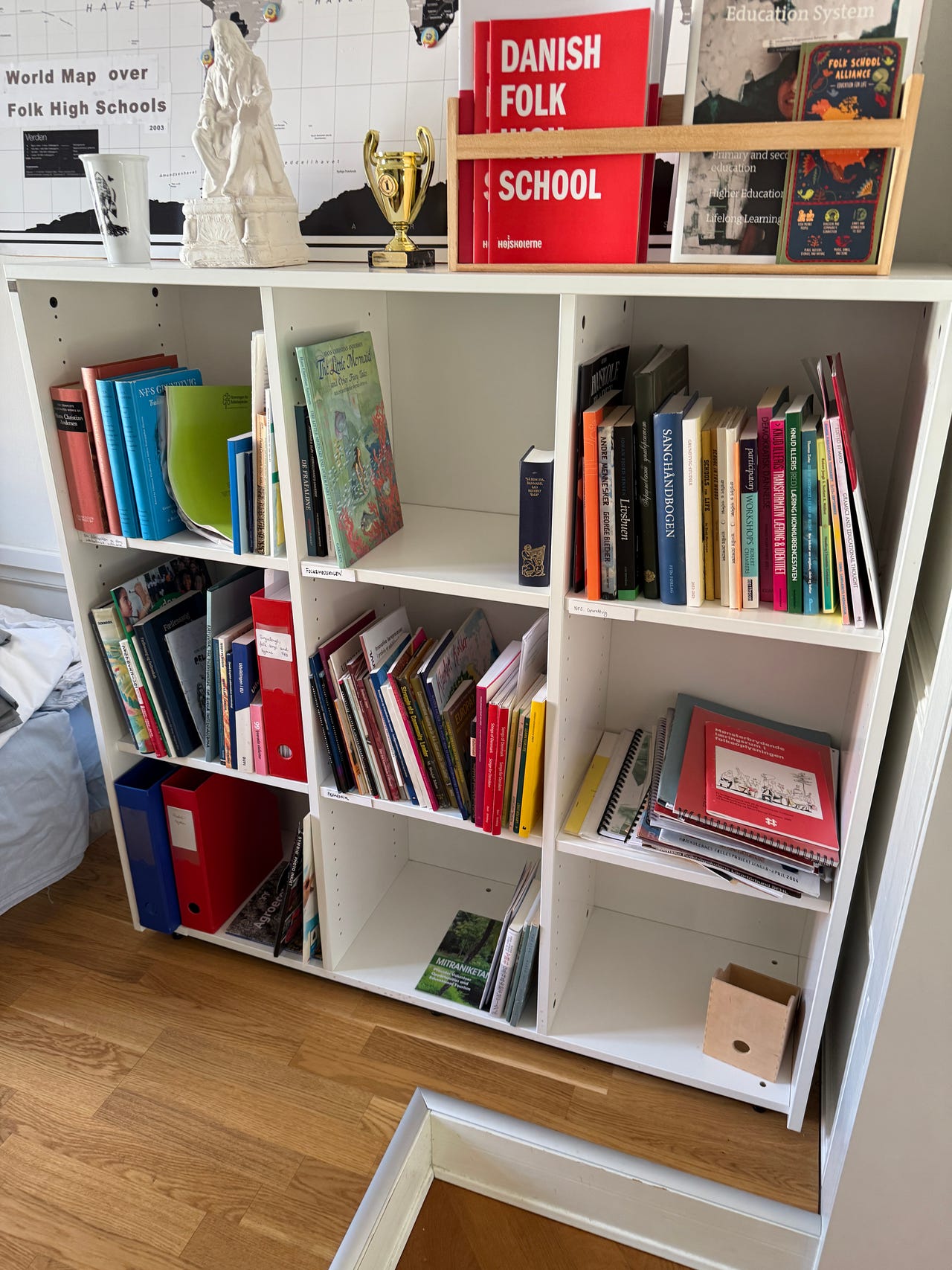 Hvid kvadratisk reol – Opbevaring / Kontor / Hjem | DBA