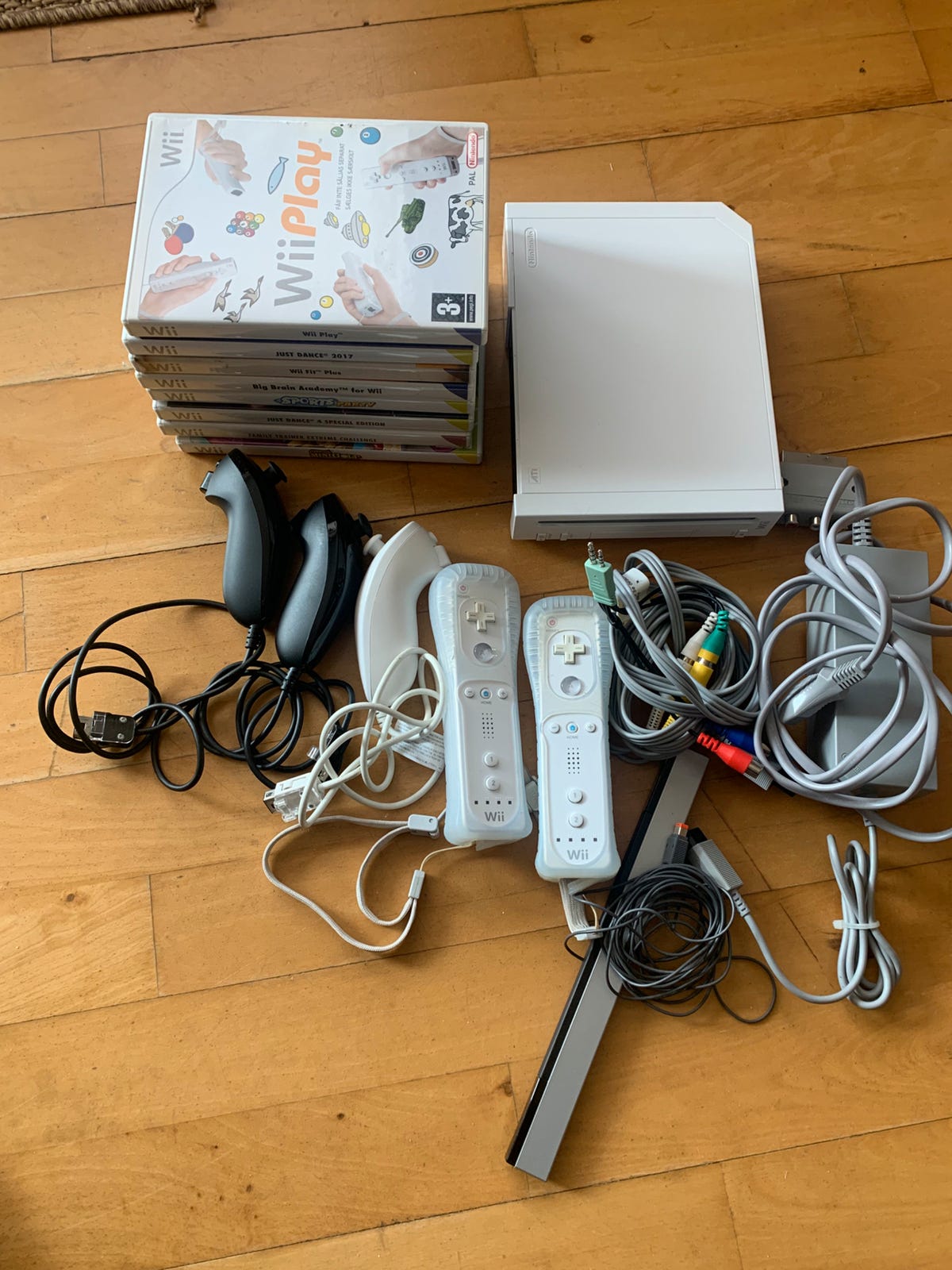 Nintendo Wee med div. spil og tilbehør | DBA