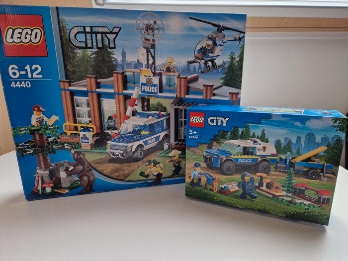 Lego Sæt - City - LEGO 4440 Forest Police Station/LEGO 60369 Mobile ...