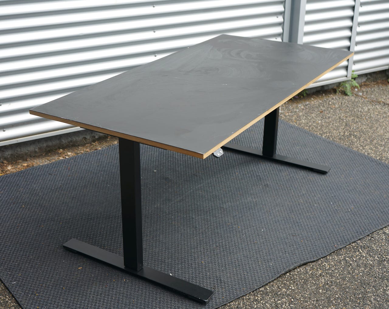 2stk sorte hæve sænkebord sort linoleum | DBA