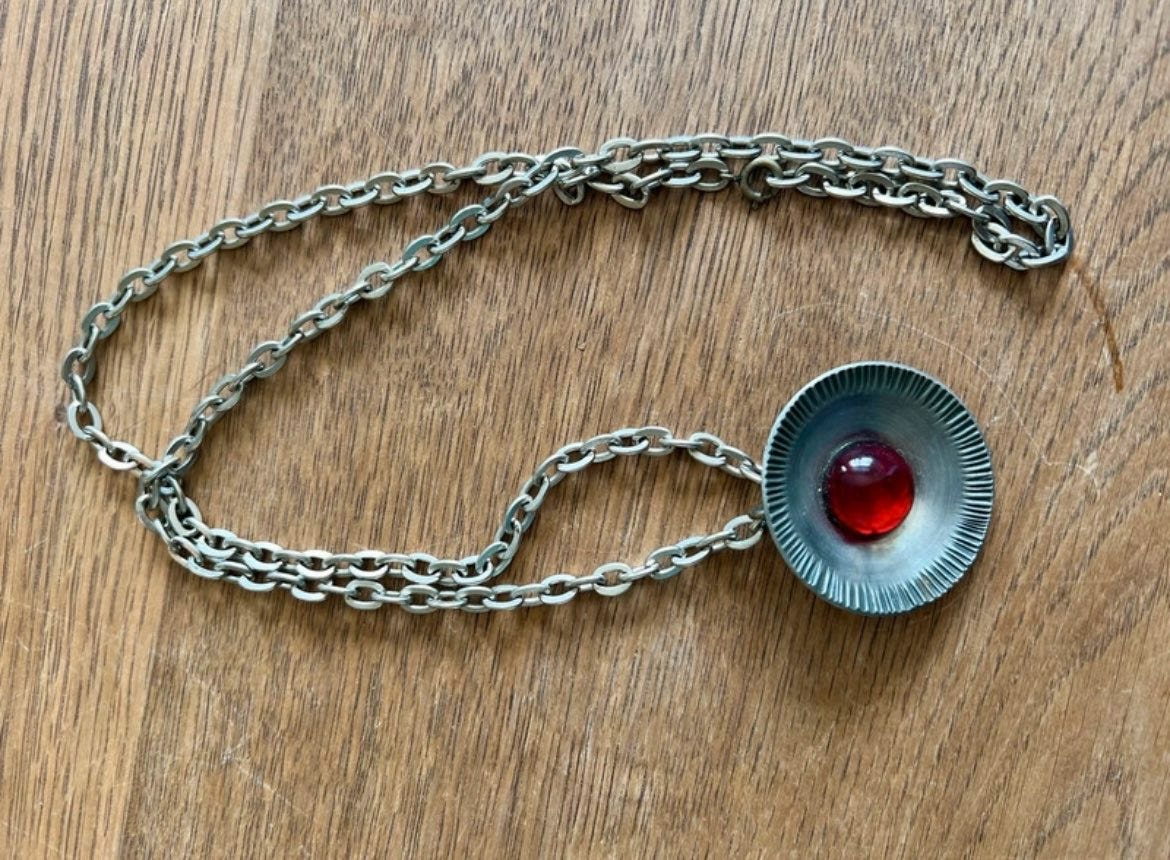 Jyde Kunst - Pewter 1970s style. Red/ Silver. Handmade in Denmark. | DBA