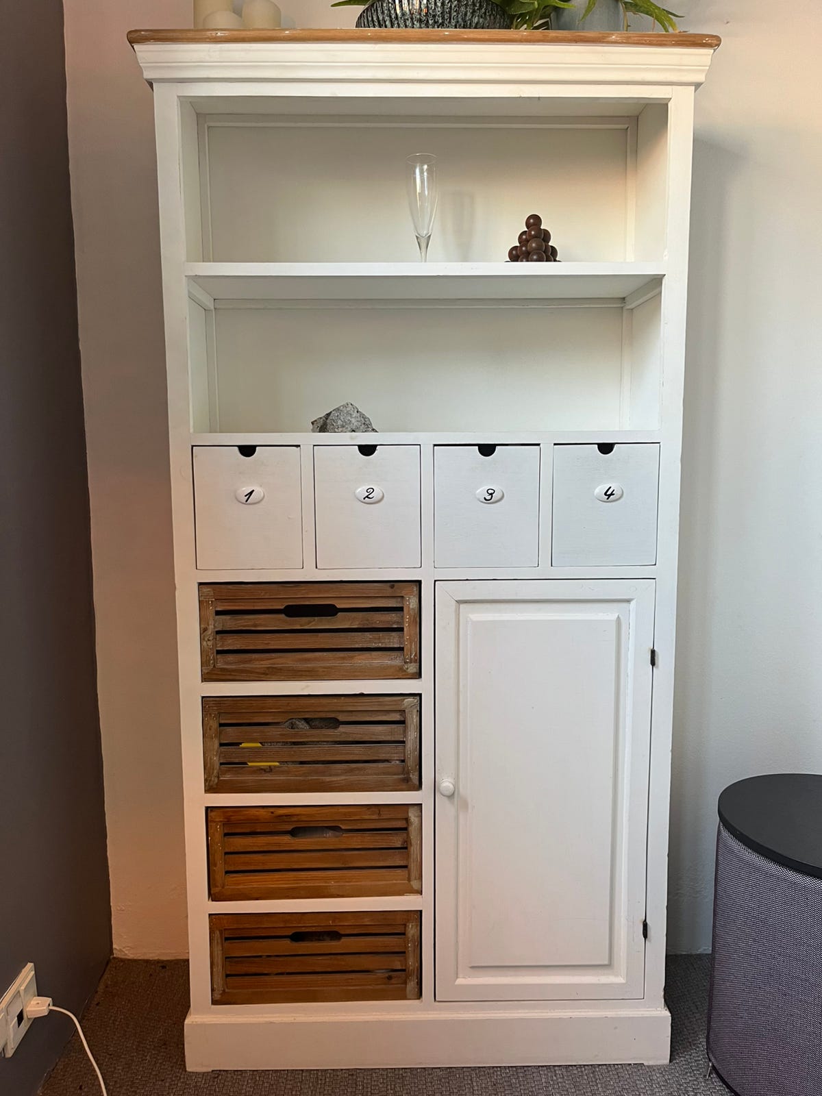 Rigtig fin reol perfekt til opbevaring | DBA