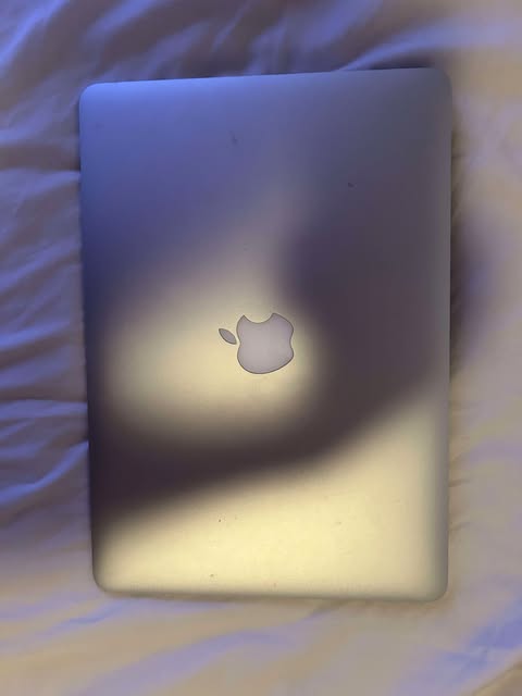 Apple MacBook Air (13-inch, 2017) | DBA