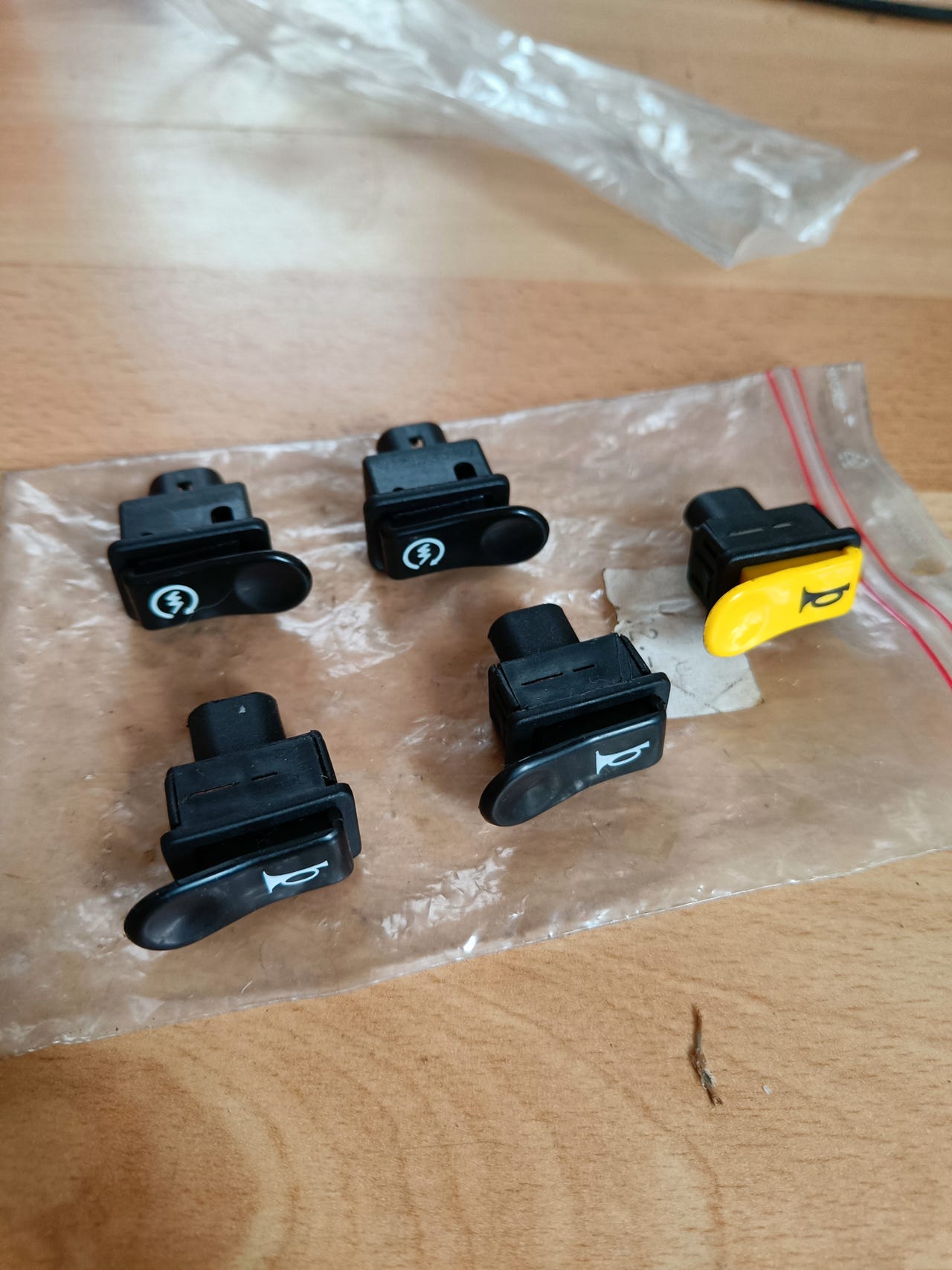 Piaggio Ape. Nye Originale Start og Horn Kontakter | DBA