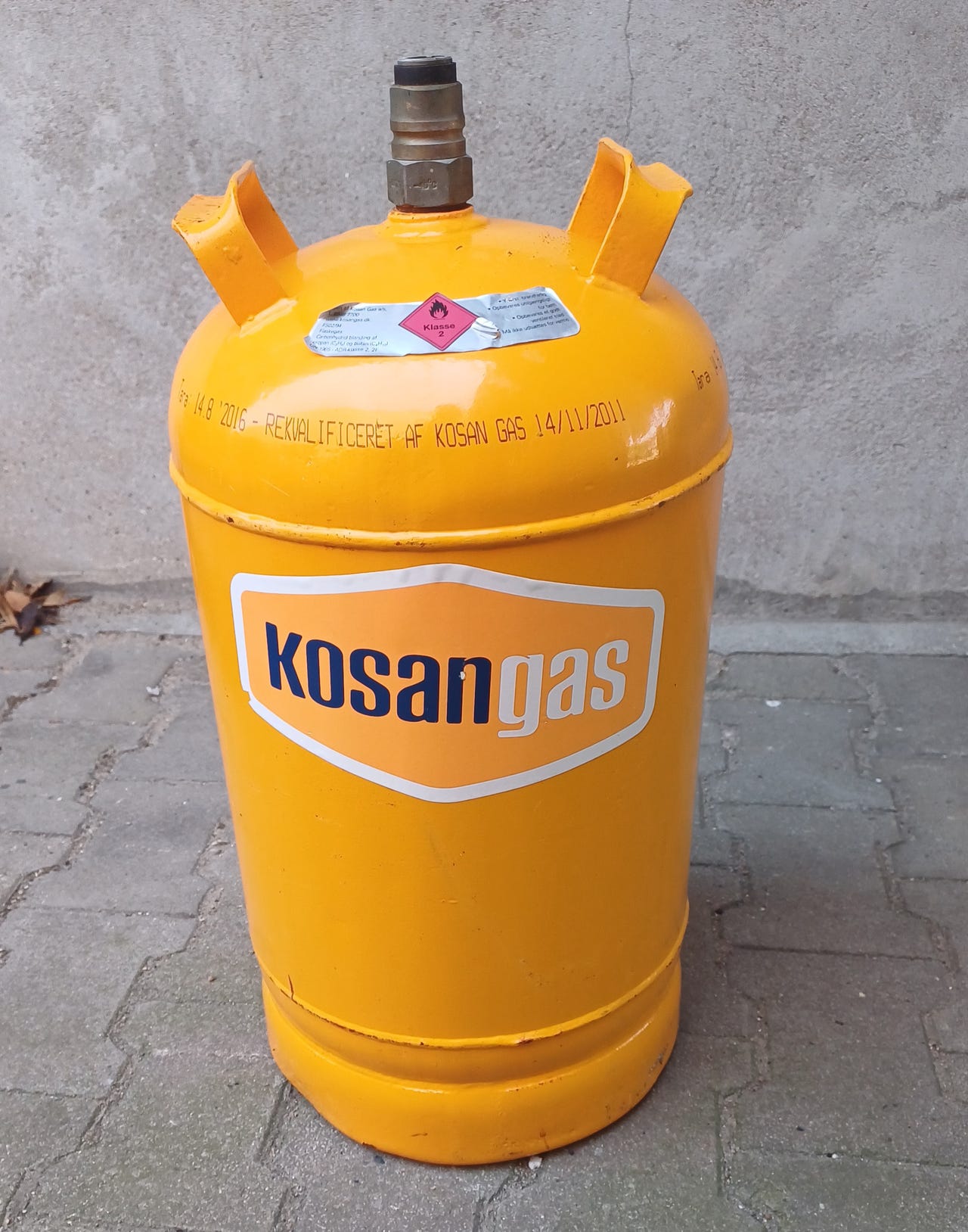 11 kg gasflaske ca. 50% fyldt | DBA
