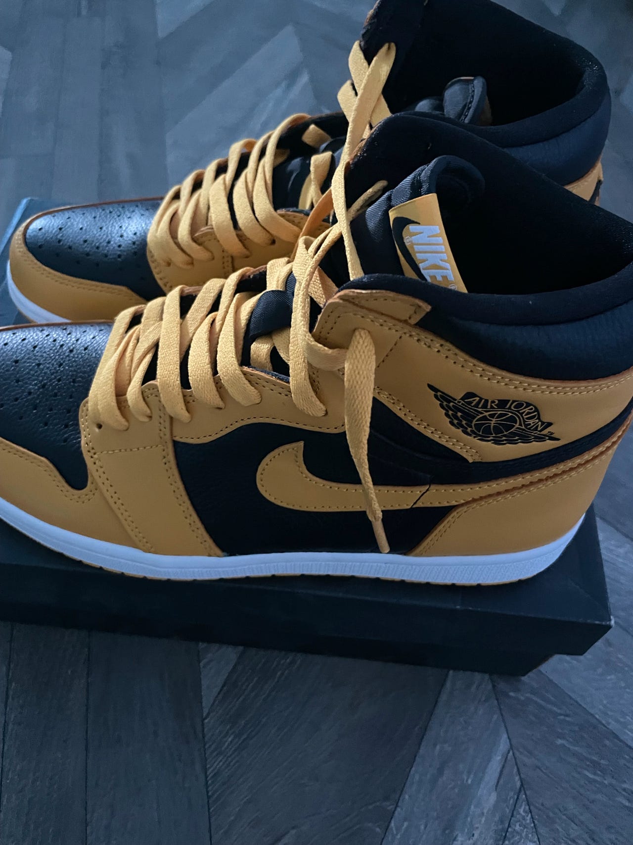 Air Jordan 1 High Pollen | DBA