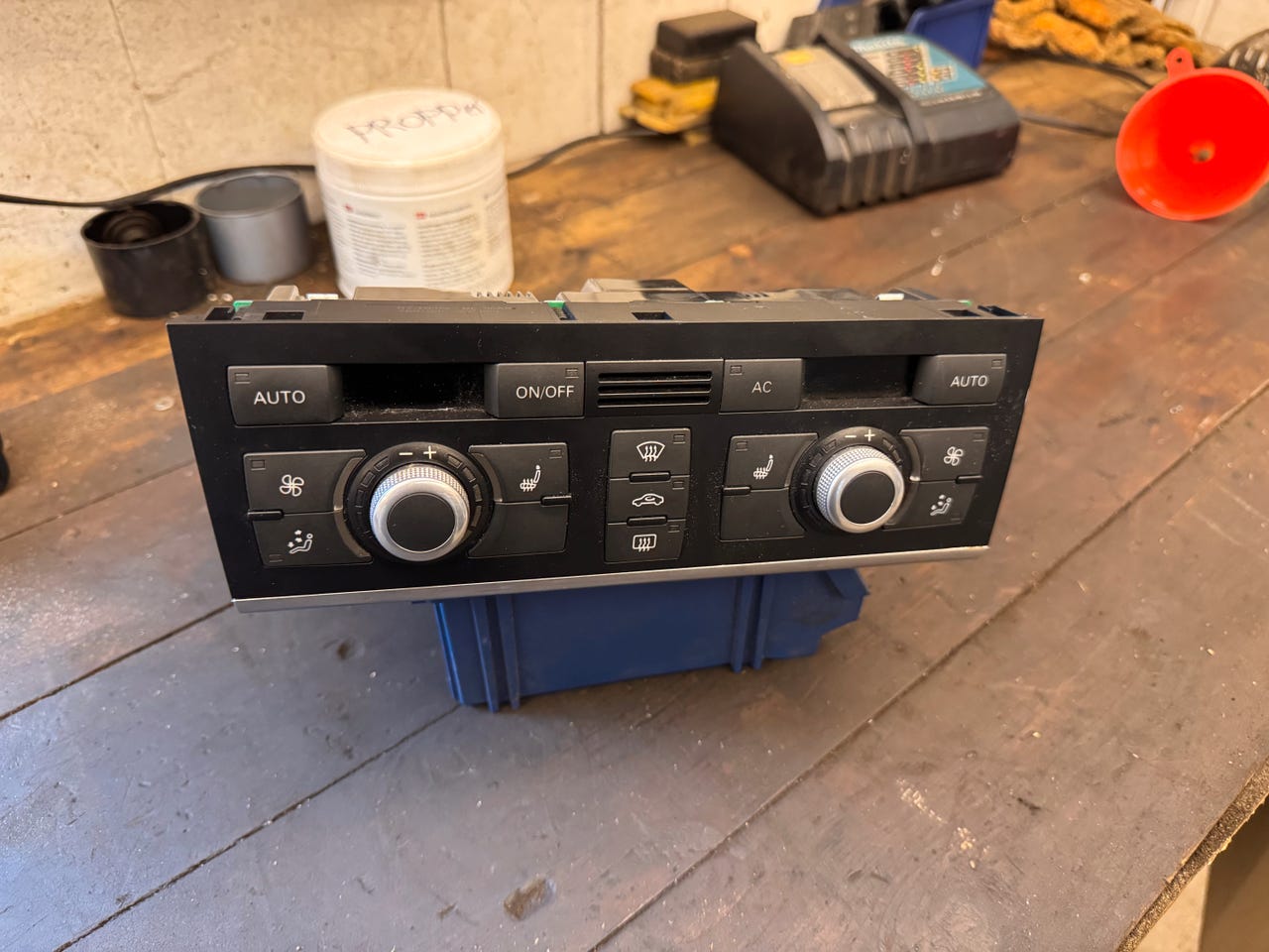 2 Zone klimapanel - Audi A6 C6 4F | DBA