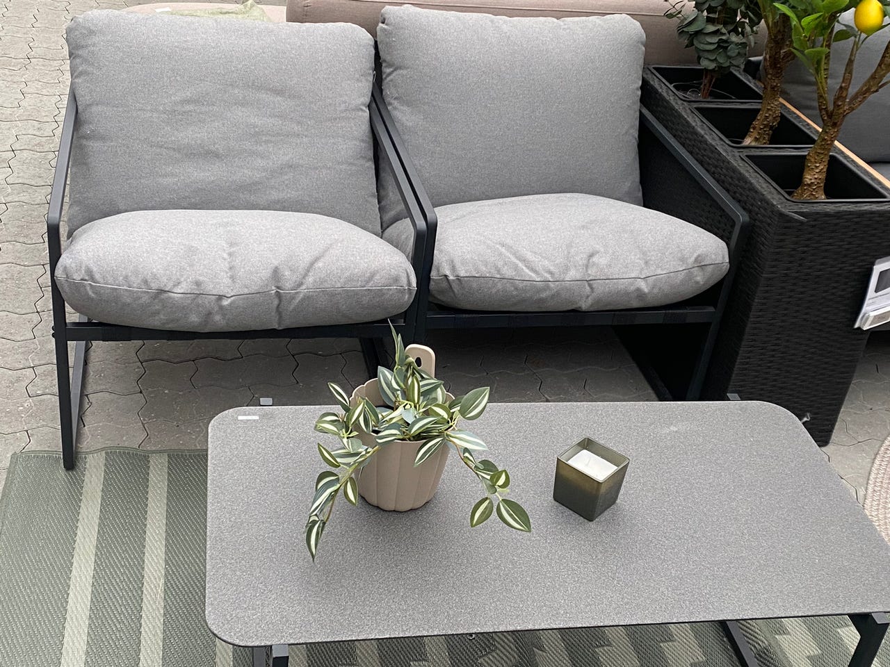 Lounge sæt helt nyt med tilhørende bord | DBA