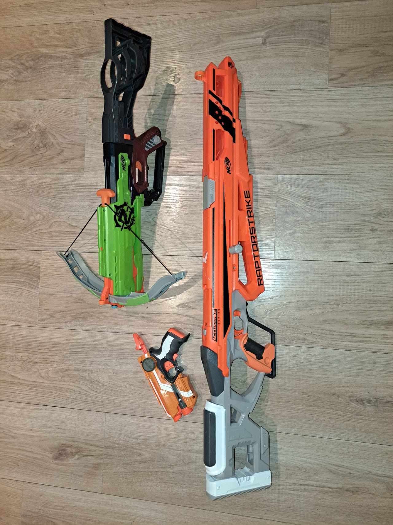 Fint Nerf pakke m armbryst/crosbow pistol raptorstrike gevær. Skud ...