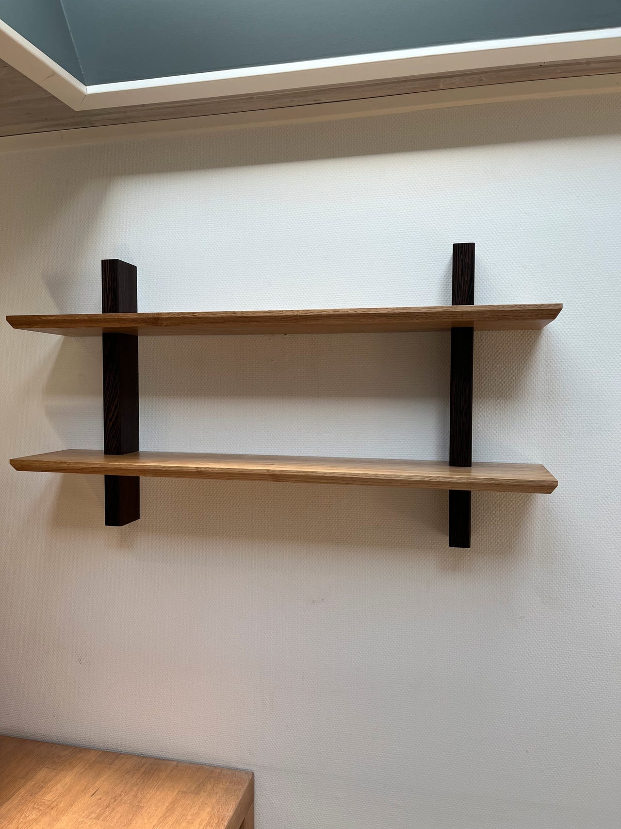 Hylde i massiv egetræ / dobbelt hylde | DBA