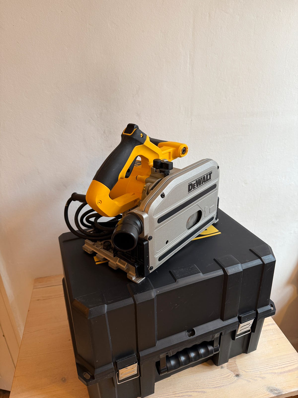 DeWalt Dyksav DWS520 | DBA