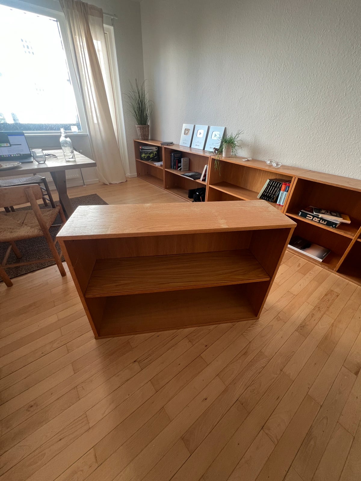 Reol af egetræ | DBA