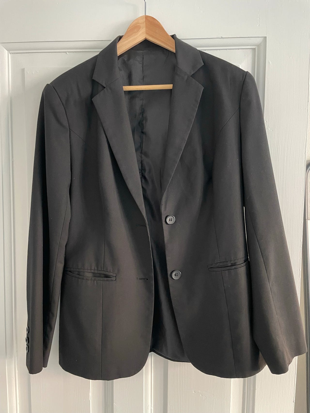 Sort blazer/habitjakke brugt få gange | DBA