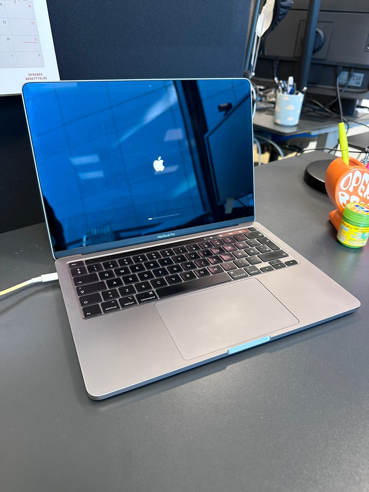 MacBook Pro 13” (2020) med touchbar - i5, 8GB RAM, 256GGB SSD | DBA