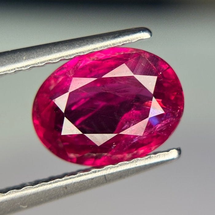 1 pcs Rubin - 2.49 ct - Asian Institute of Gemological Sciences (AIGS ...