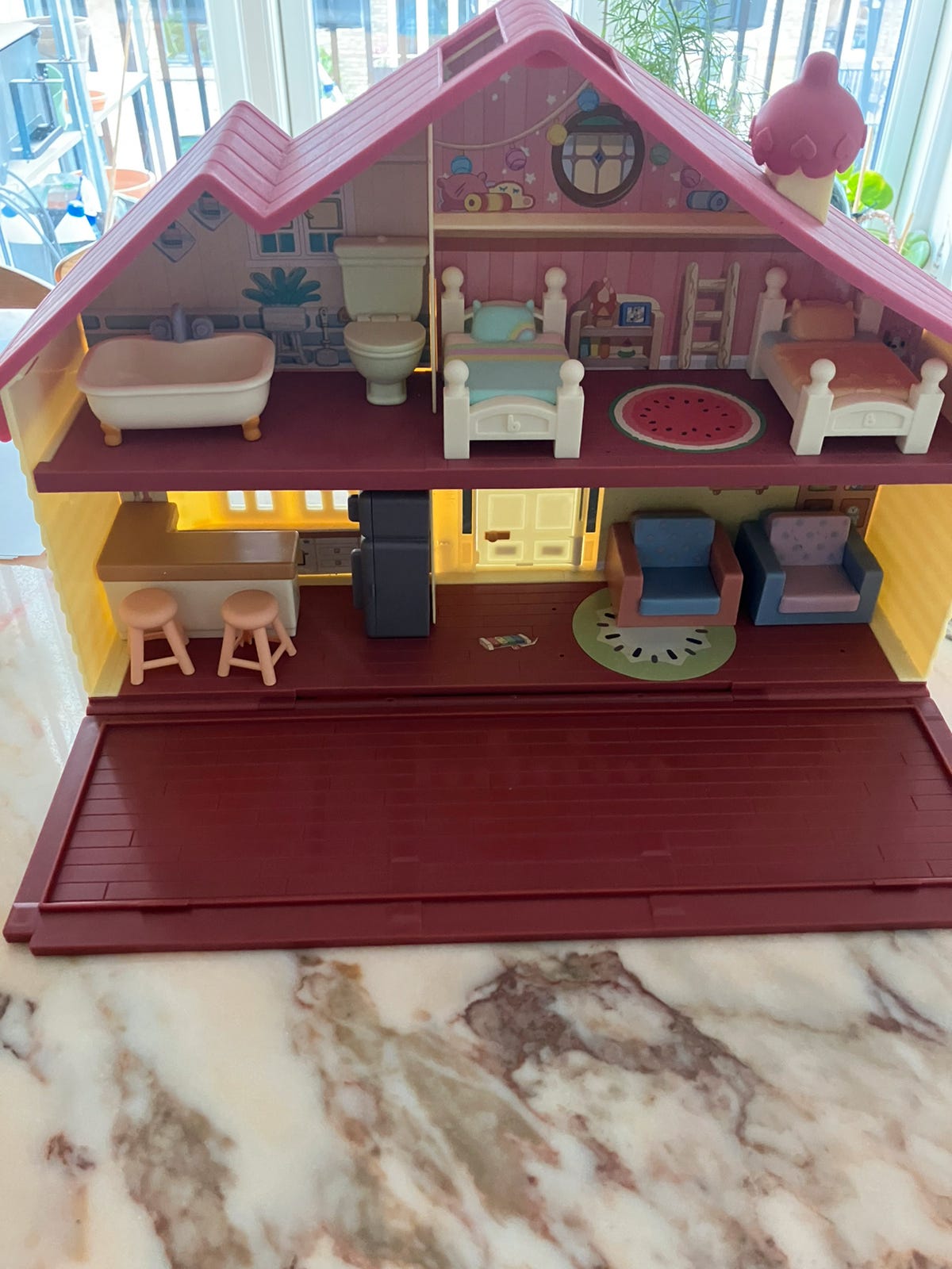 Bluey-hus med en masse figurer | DBA