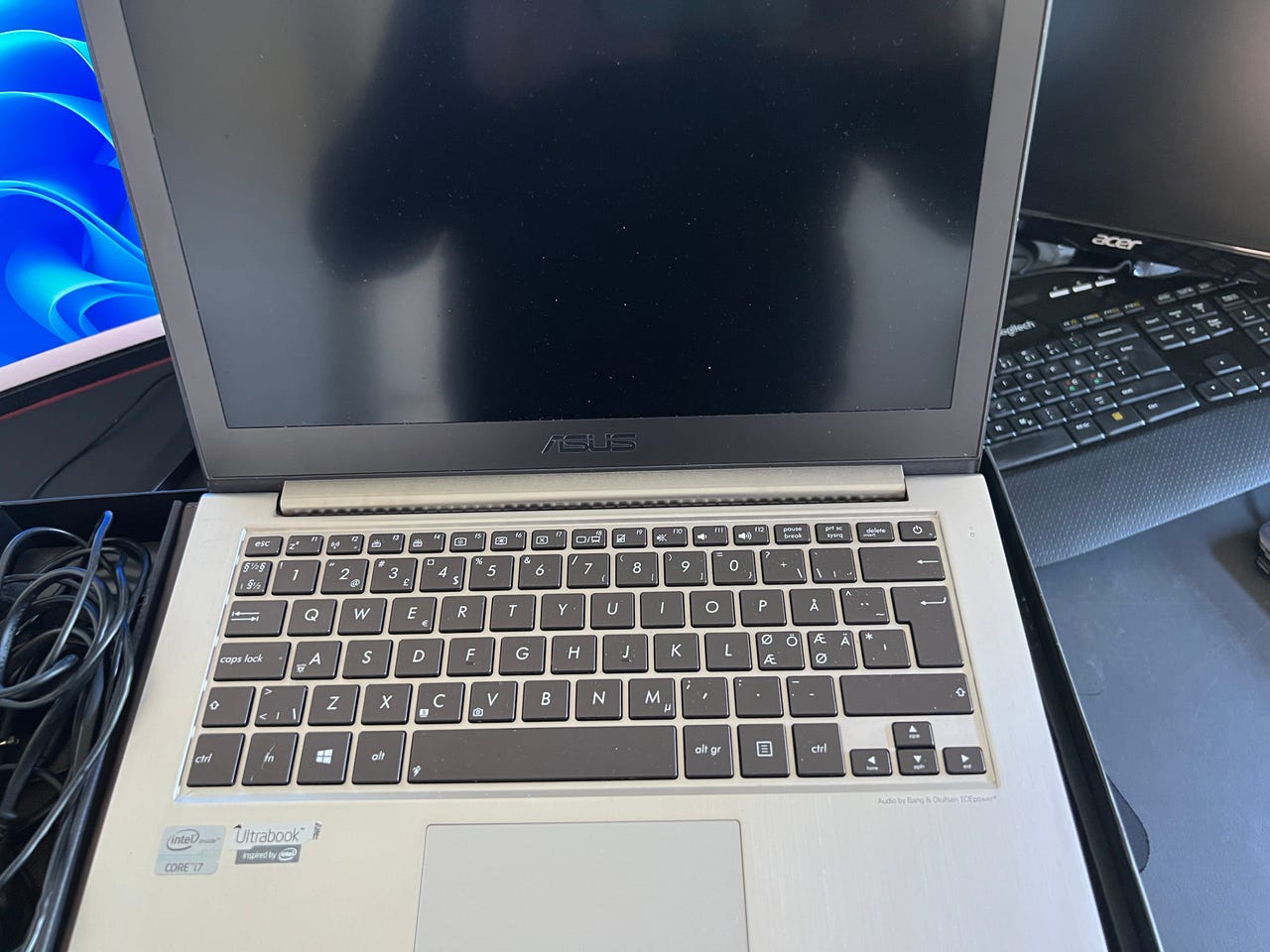 Asus Zenbook Model UX32V | DBA