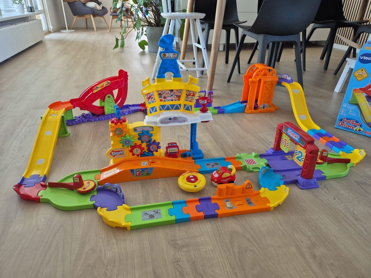 vtech Toot Toot Drivers - Bilbane med fjernstyring | DBA