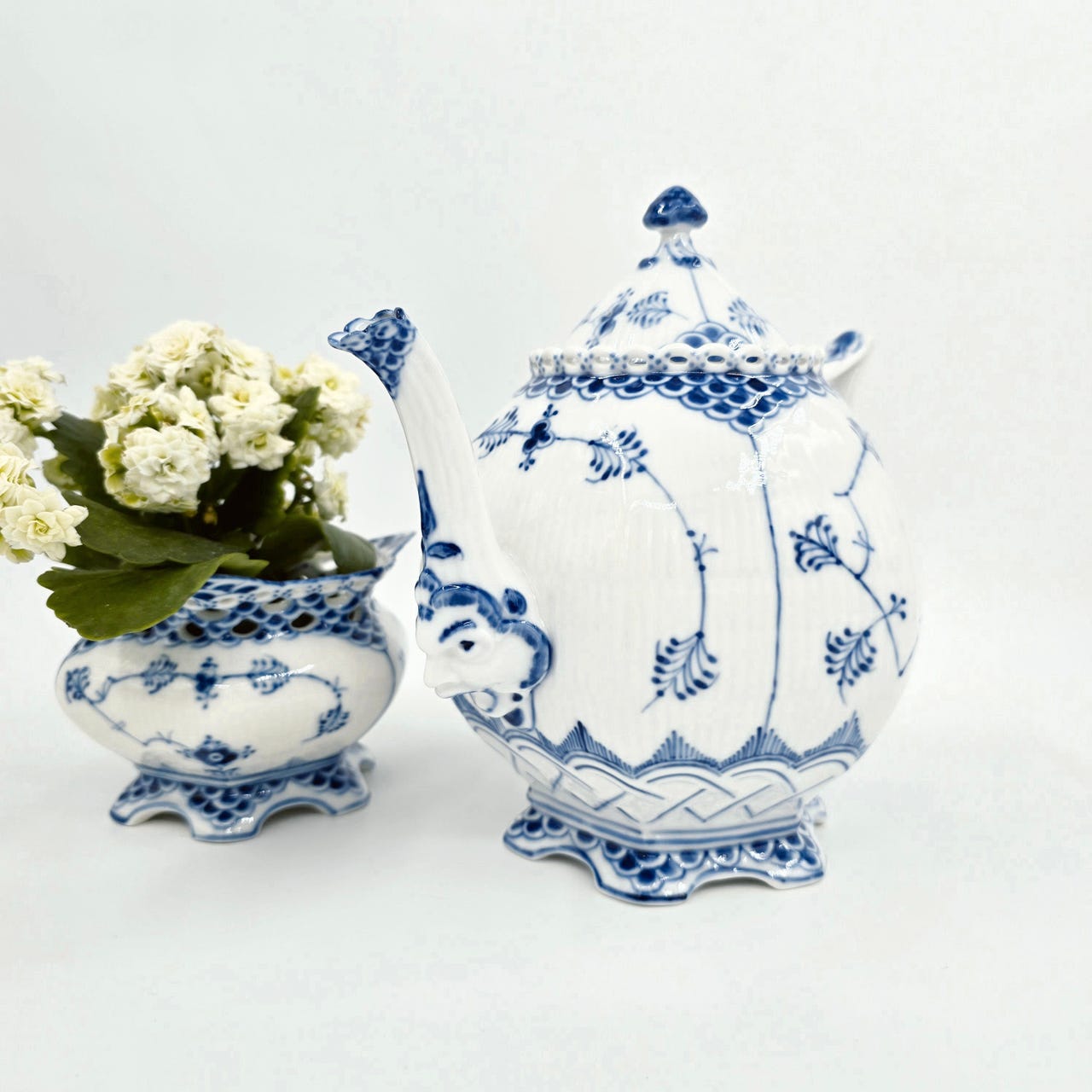 Musselmalet Helblonde tekande 1 sortering Porcelæn | DBA
