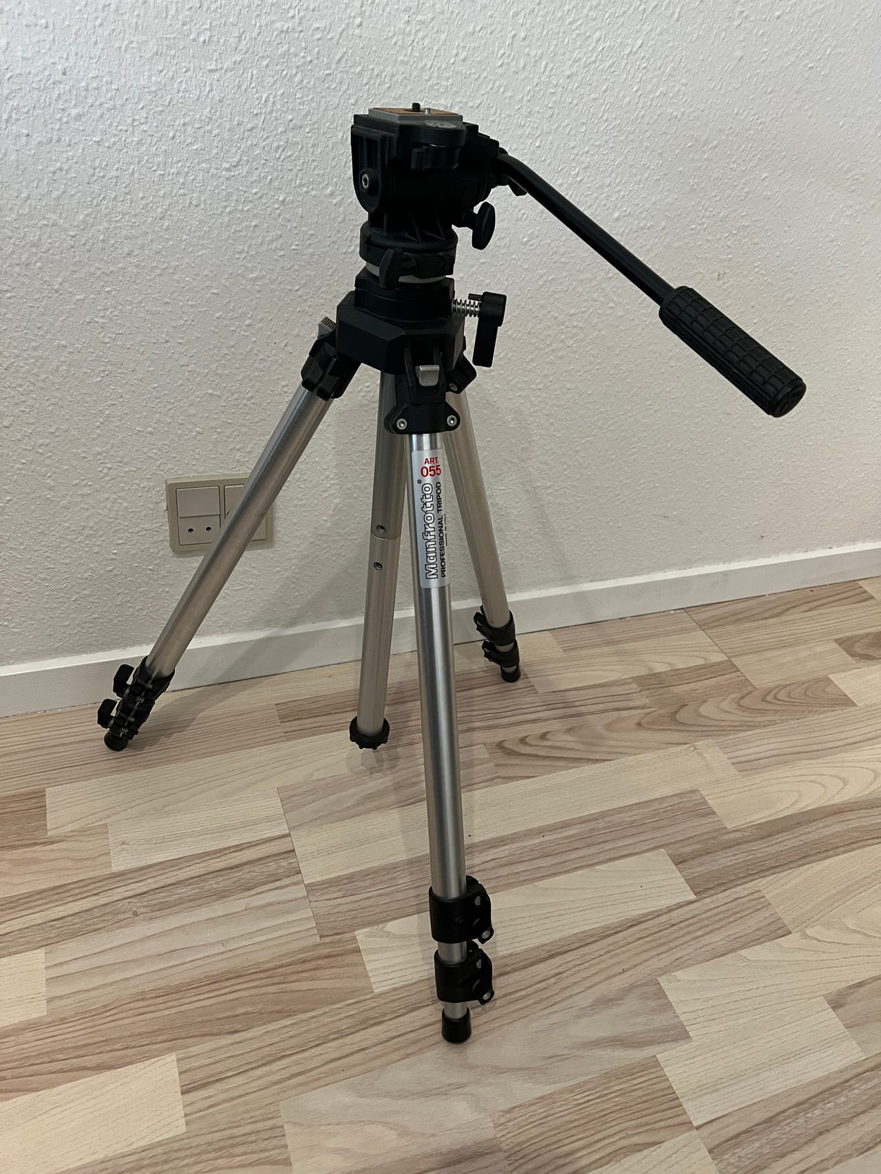 Manfrotto 055 Tripod + #200 hoved – Made in Italy | DBA