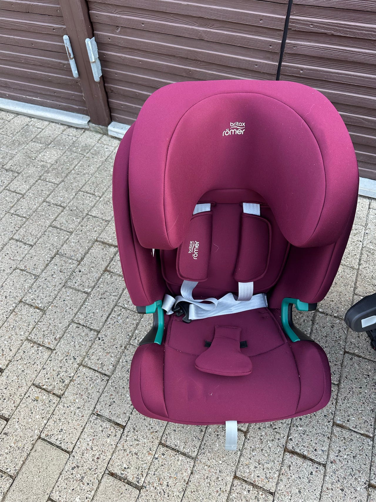 Britax Römer Autostol Evolvafix Burgundy Red | DBA