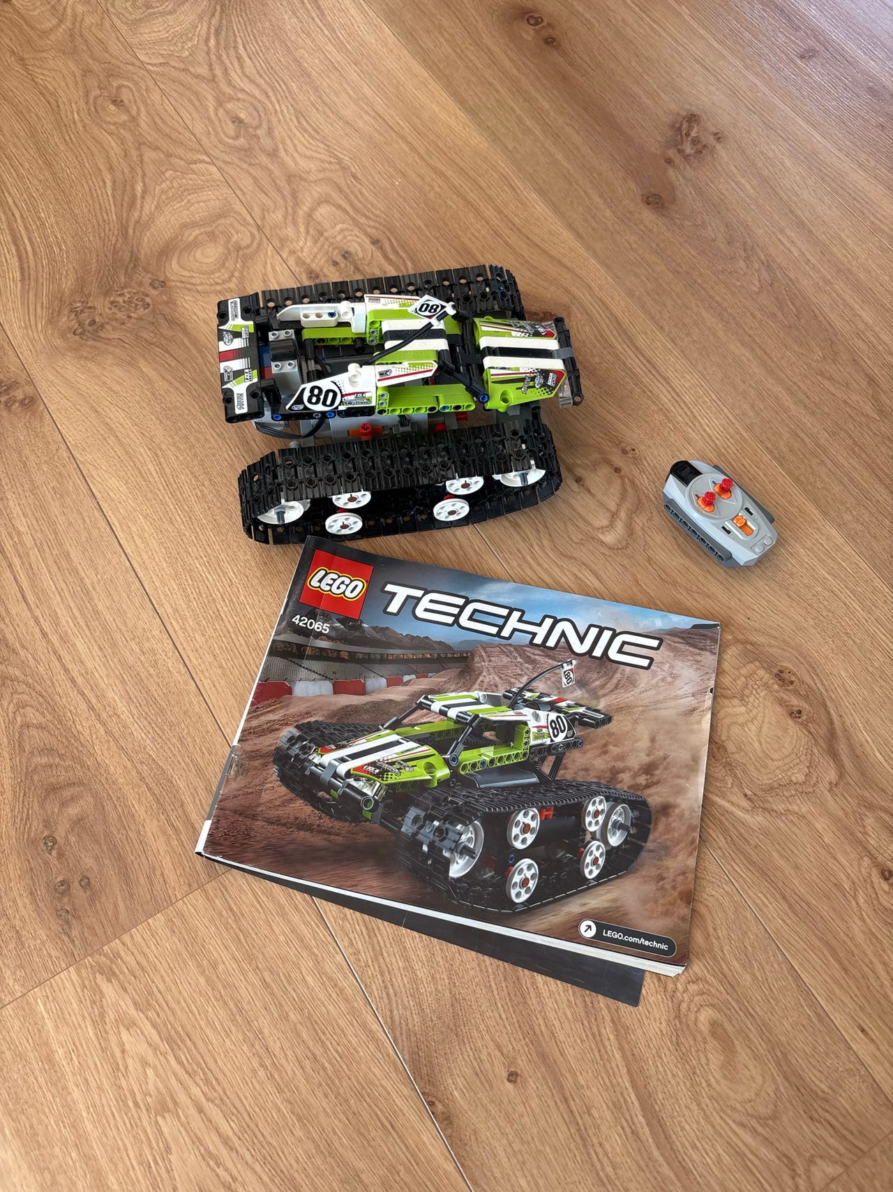 LEGO Technic Fjernstyret Bil med Kædetank og Fjernbetjening | DBA