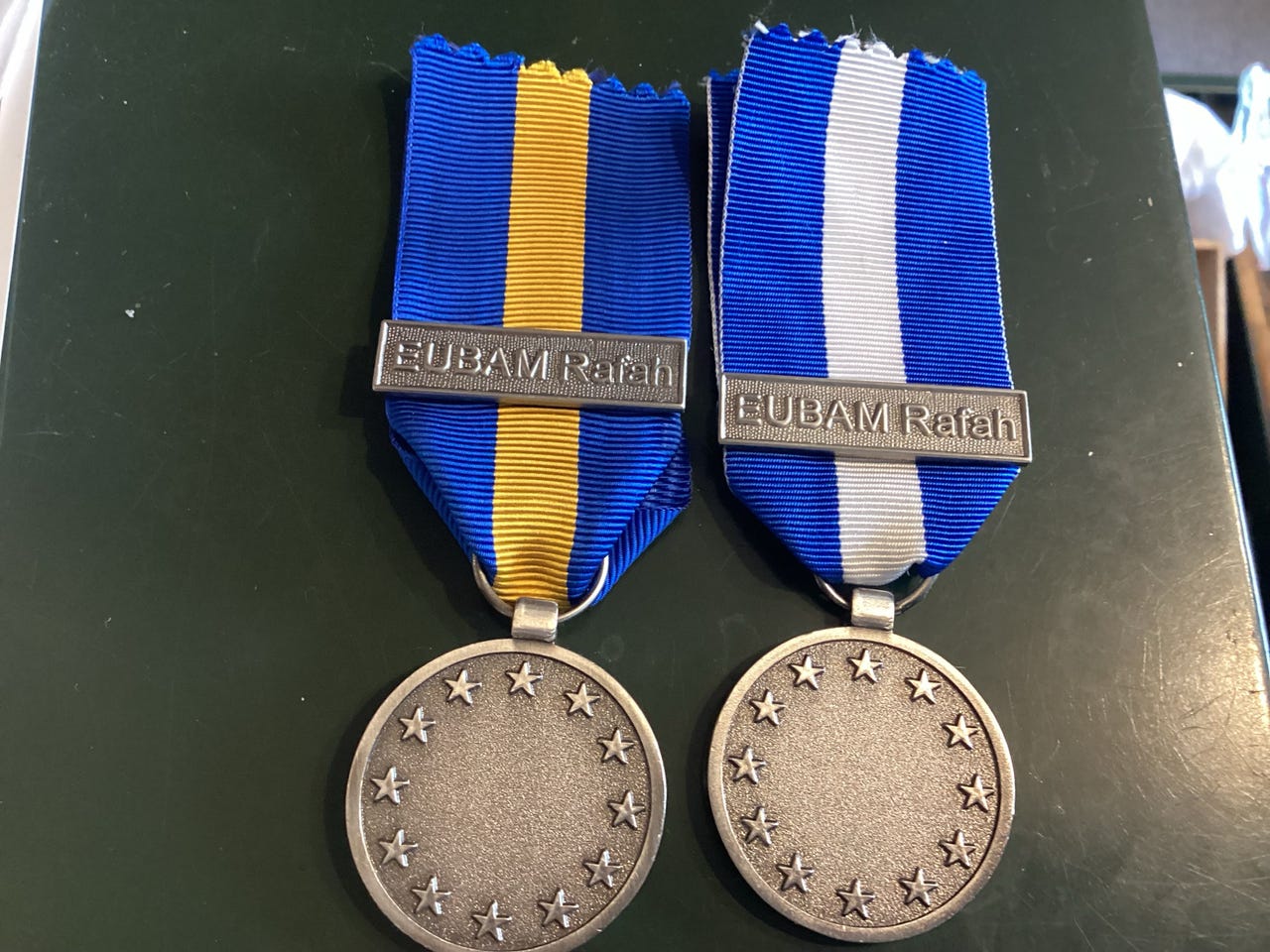 EUBAM Rafah Medal Medaille med blå og gul samt blå og hvid bånd | DBA