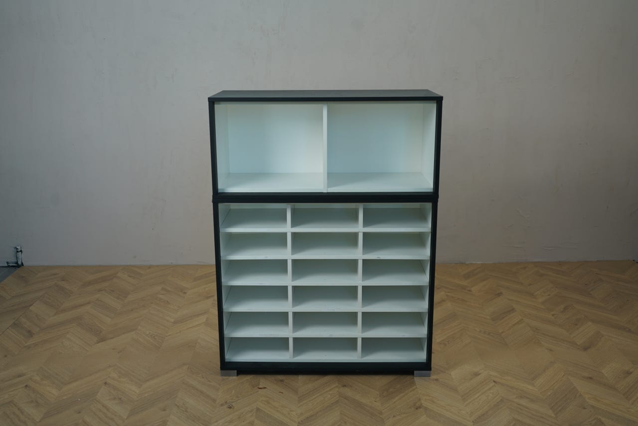 1 stk Holmris kontorreol - dueslag – 90x40x119 | Hvid med sort kant | DBA