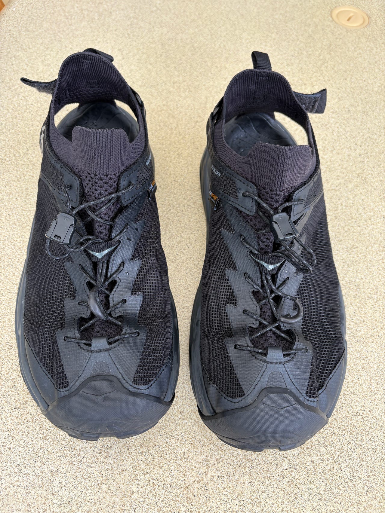 HOKA ONE ONE HOPARA 2 - size 44 2/3 | DBA