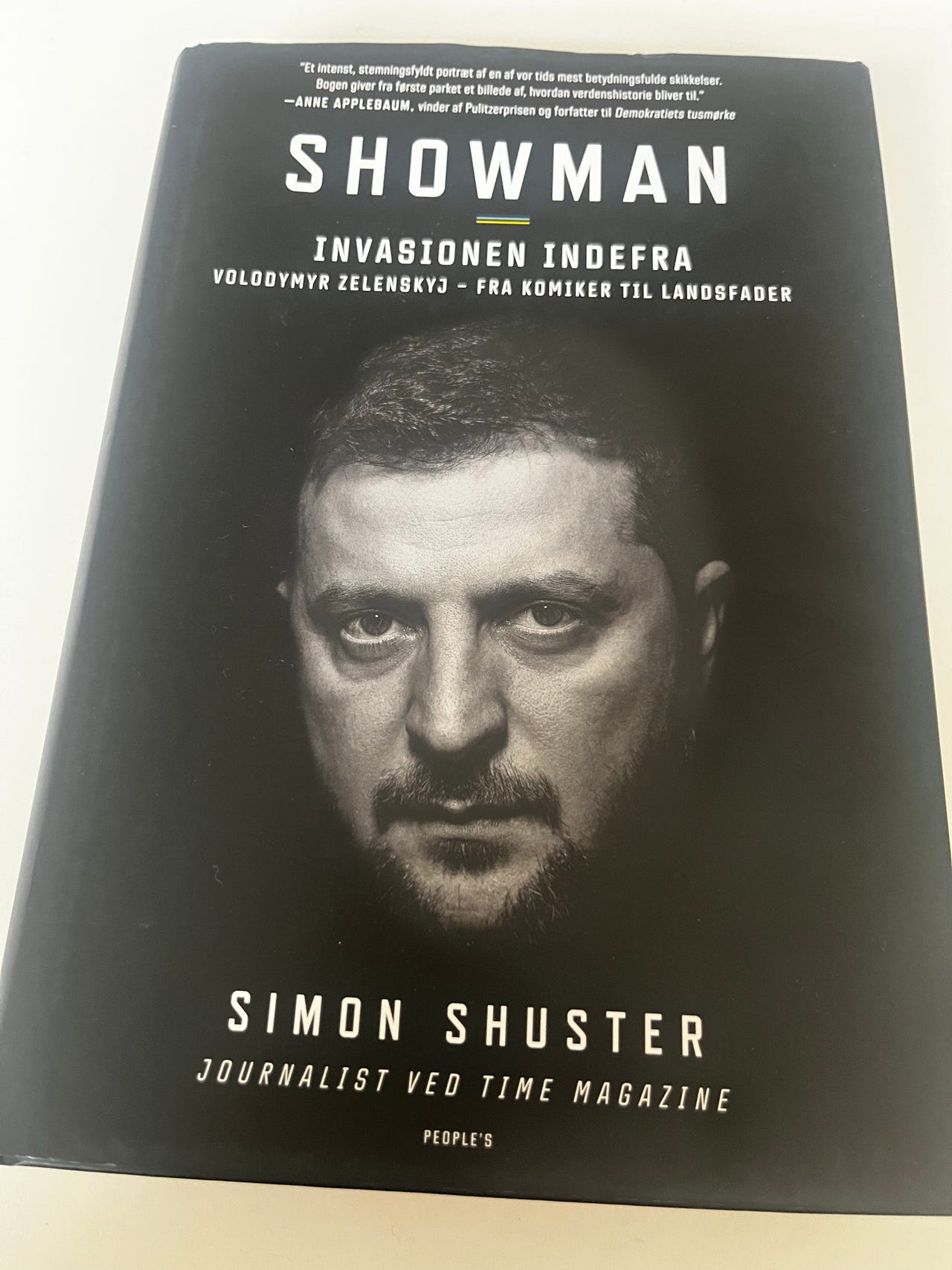 Simon Shuster Showman Bog Invasionen i Medrera | DBA