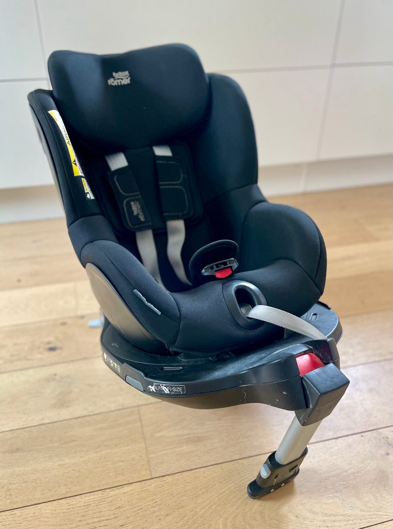 Britax Römer Dualfix M i-Size Autostol op til 18 kg (61-105 cm) | DBA