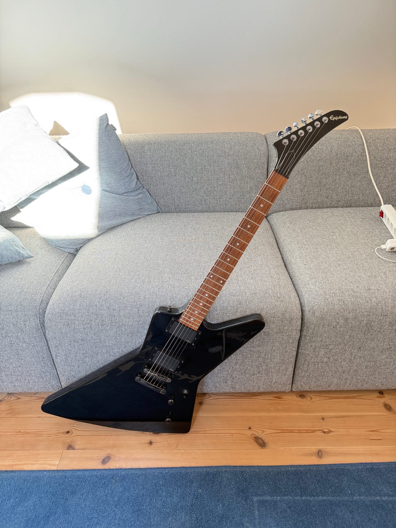 Epiphone Explorer 84 EMG | DBA
