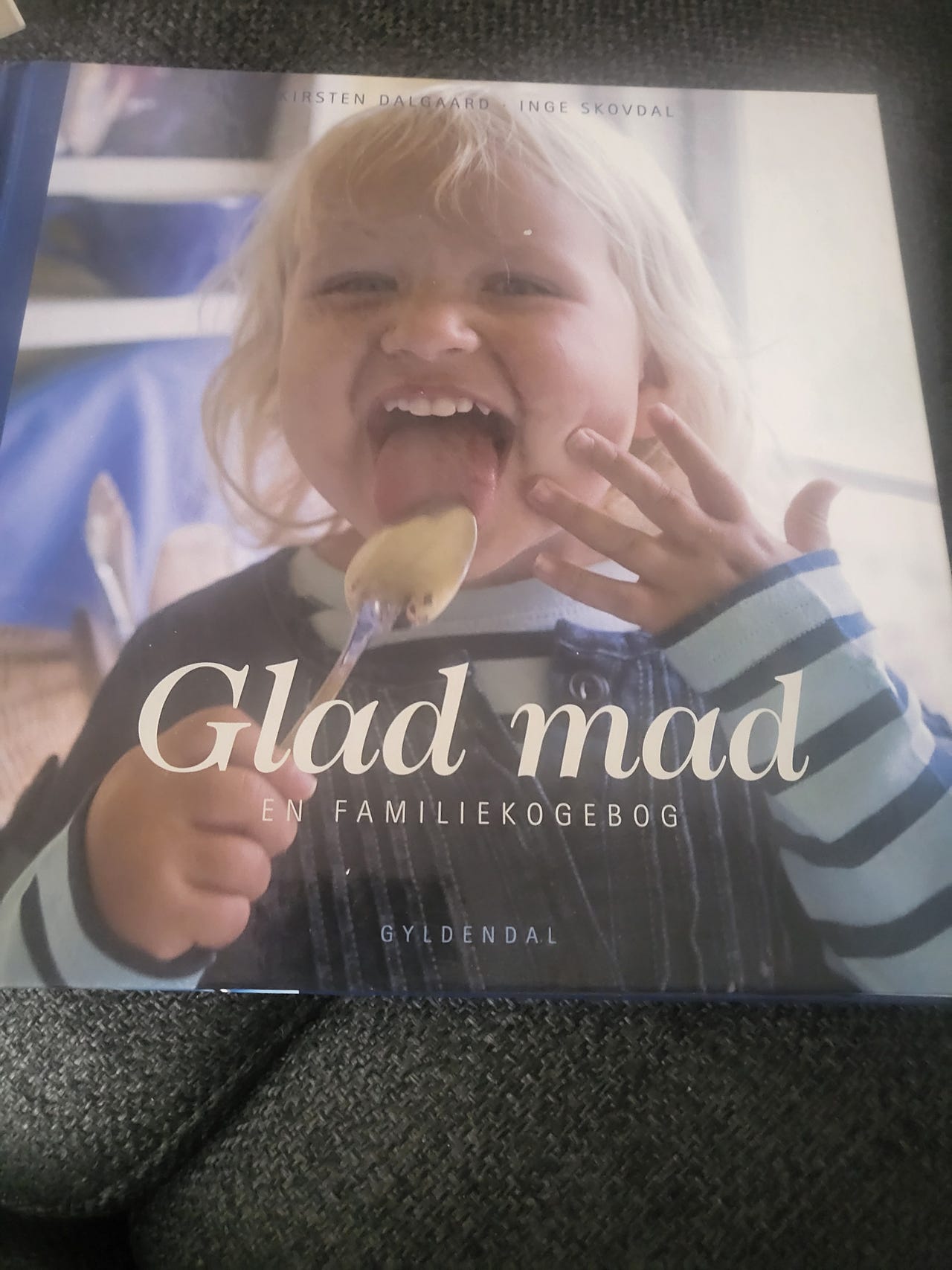 Glad mad FamilieKogebog | DBA