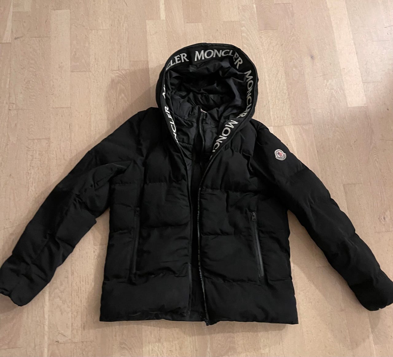 Moncler Dunjakke Sort Børnestørrelse 164 Dreng | DBA
