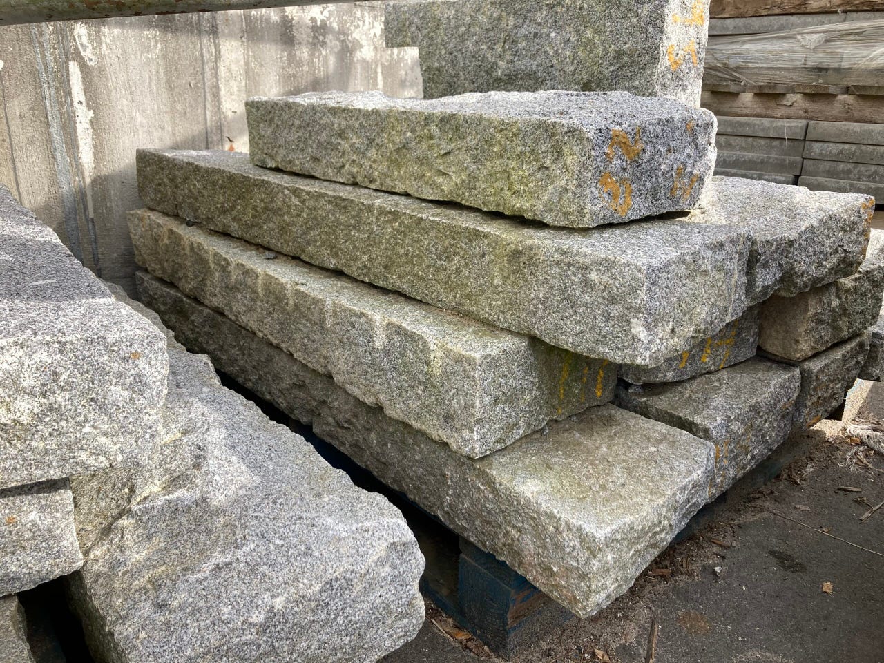 Granit kantsten 28x12x80-140cm. | DBA