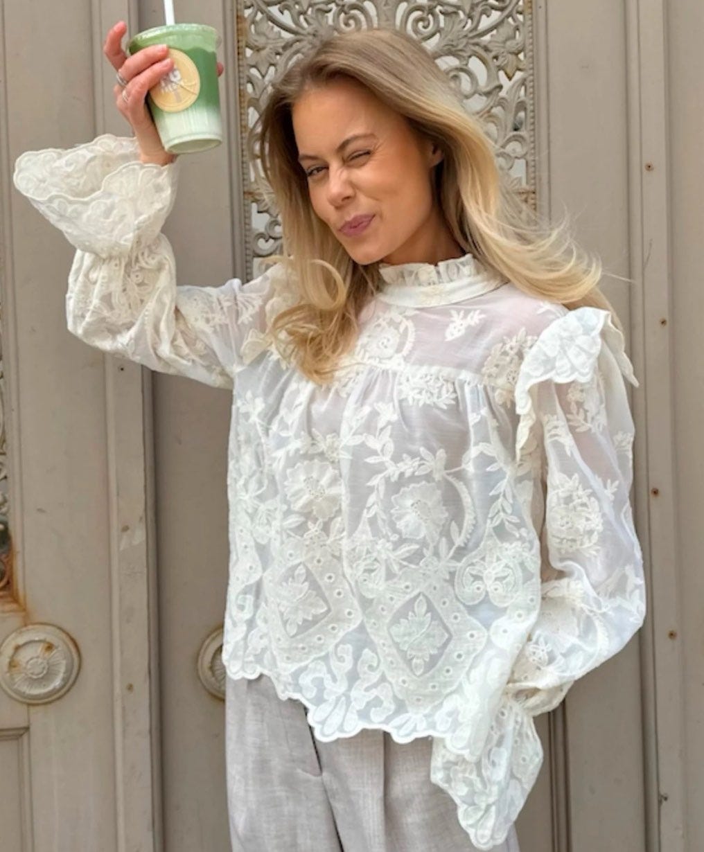 Hvid EllinorIC blonde bluse fra BYIC str S | DBA