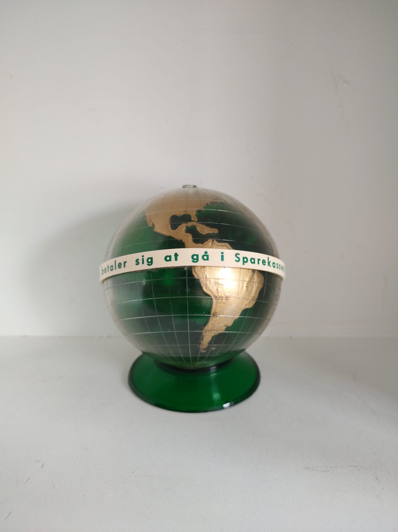 Sparekassen, sparebøsse, reklame, skilte, logo, globus, grøn, genbrug ...